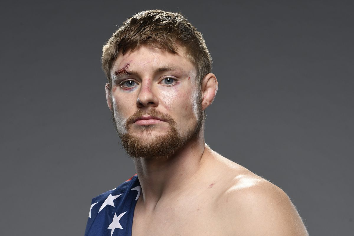 Bryce Mitchell cuenta cómo una exnovia “bruja” lo llevó a un despertar ...